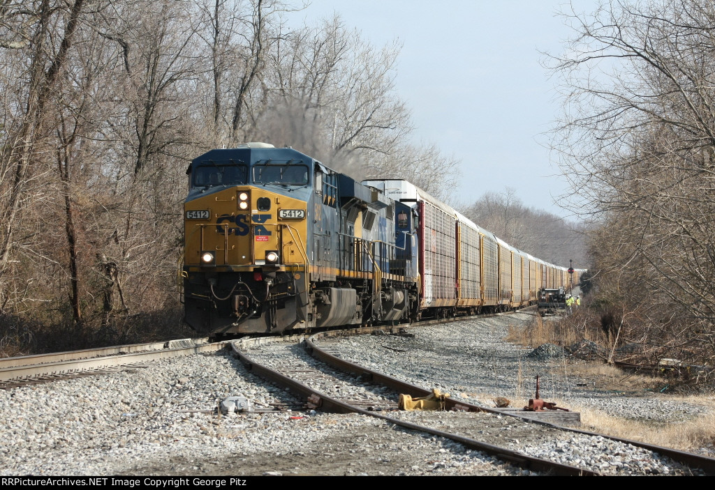 CSX 5412 and train Q217